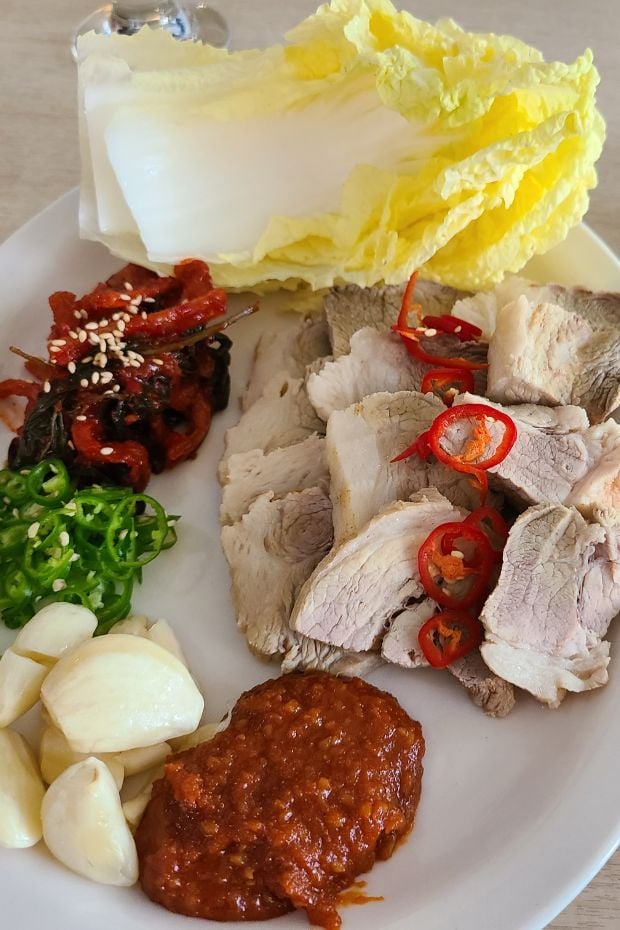 30 Traditional Korean Dishes: Korean Food You'll Love 2023