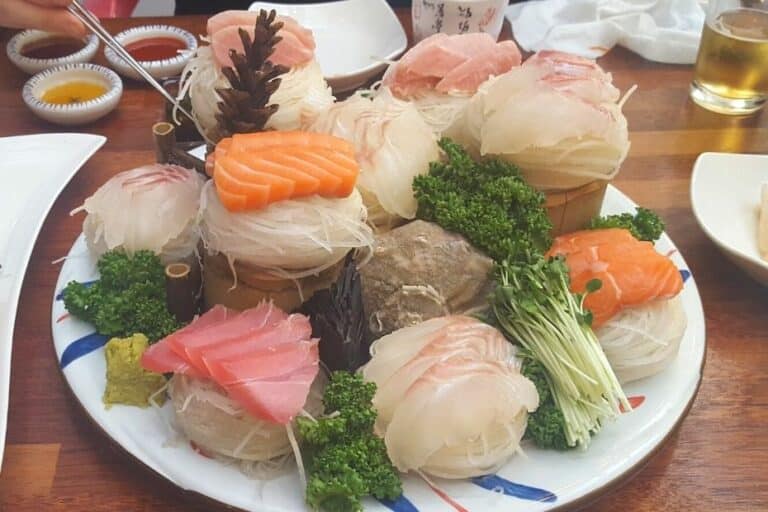 20 Traditional Korean Dishes: Korean Food You'll Love 2023